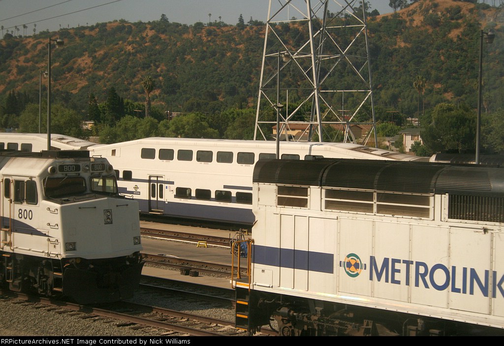 SCAX 882 and SCAX 800 basking at the Taylor Yard.